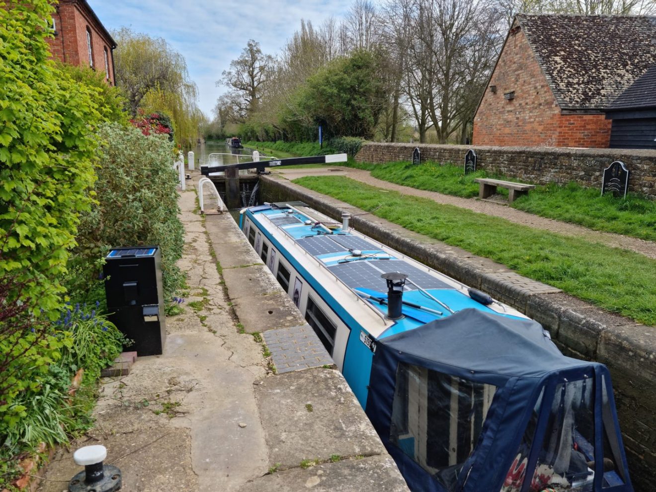 Slack Signal - Narrowboat