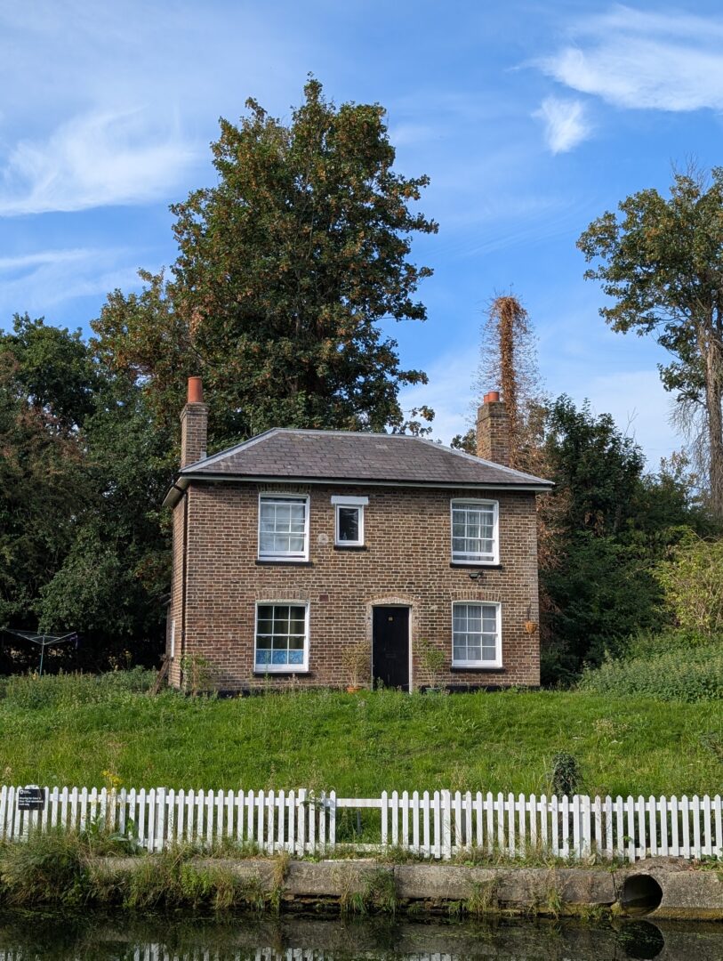 Hanwell to Batchworth - Bonnie in Wonderland - Narrowboat